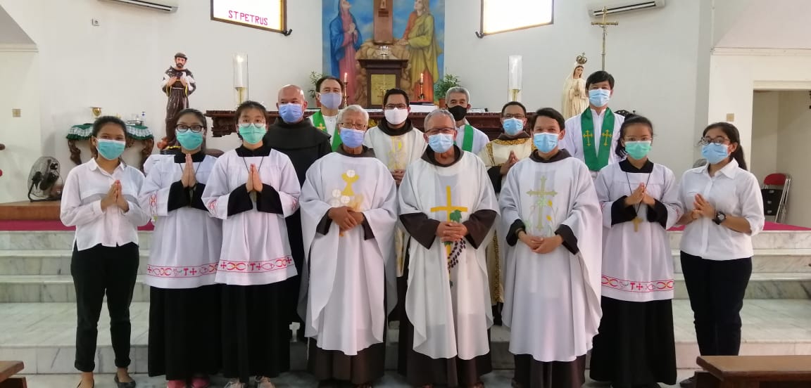 Perayaan 60 Tahun Hidup Membiara Pater Alex Lanur OFM - OFM Indonesia